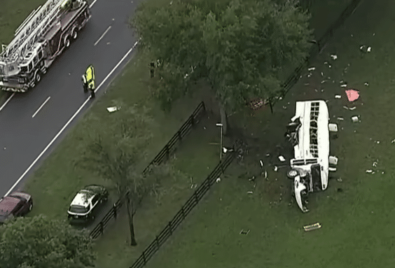 Bus carrying 53 farm workers crashes, 8 passengers killed - Absolute News