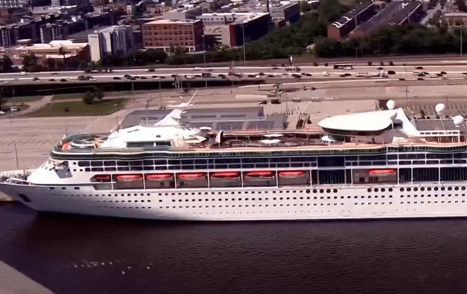 Man dies after jumping off world's biggest cruise ship - Absolute News