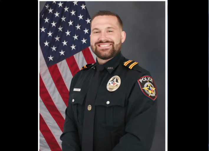 Police officer ambushed during traffic stop - Absolute News