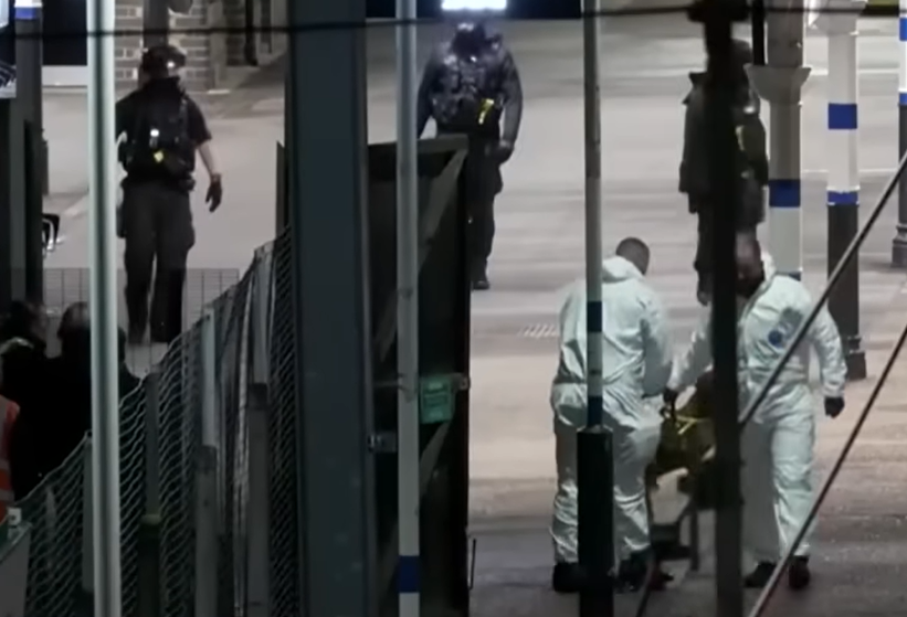 11 people injured in UK stabbing attack on train - Absolute News