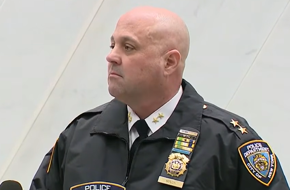 Police kill barricaded patient inside Hospital room - Absolute News